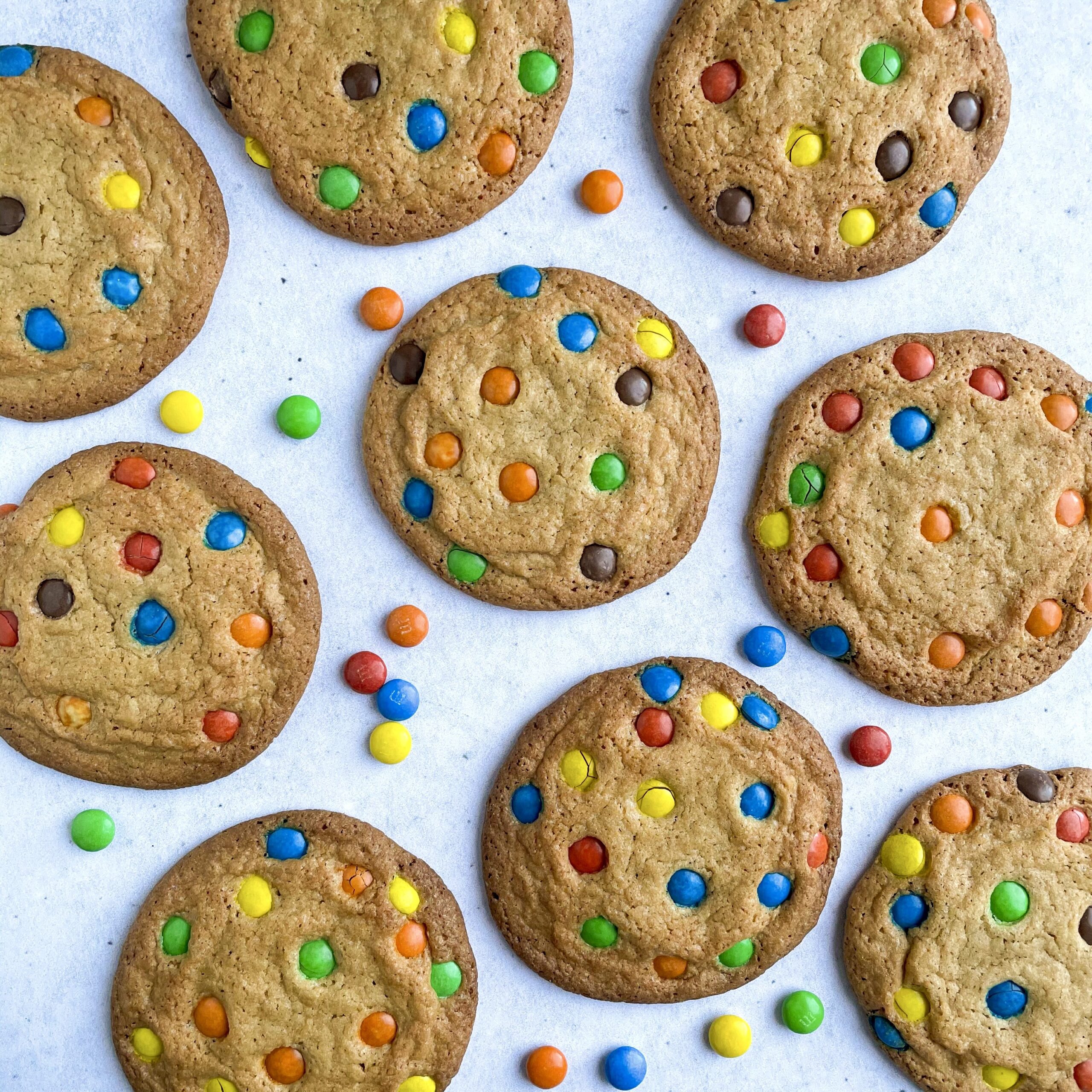 Store M&M cookies - den bedste cookies opskrift med m&m